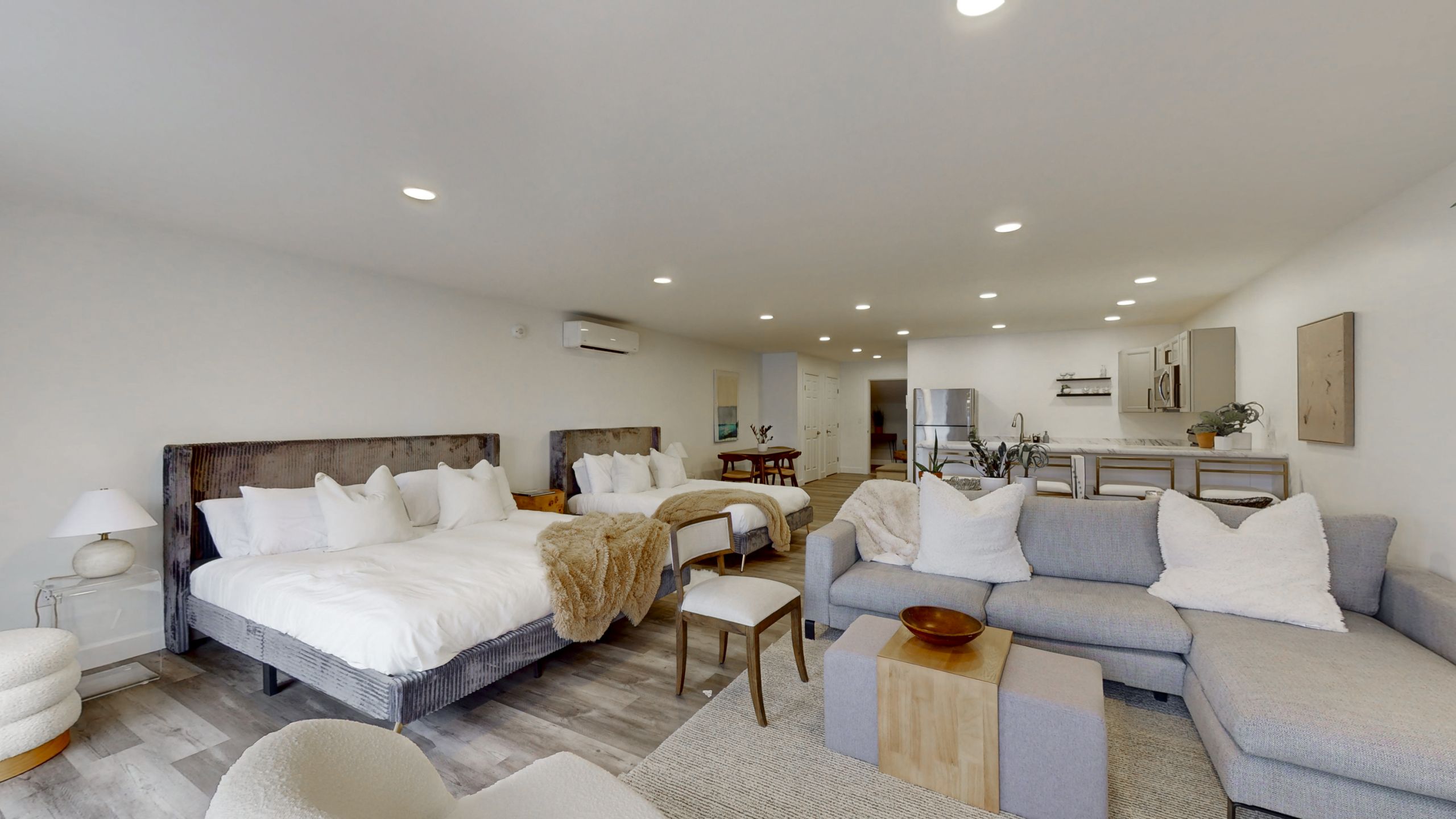 Lakefront Studio at Waneta Lake #2 - Luxe Home and Leisure